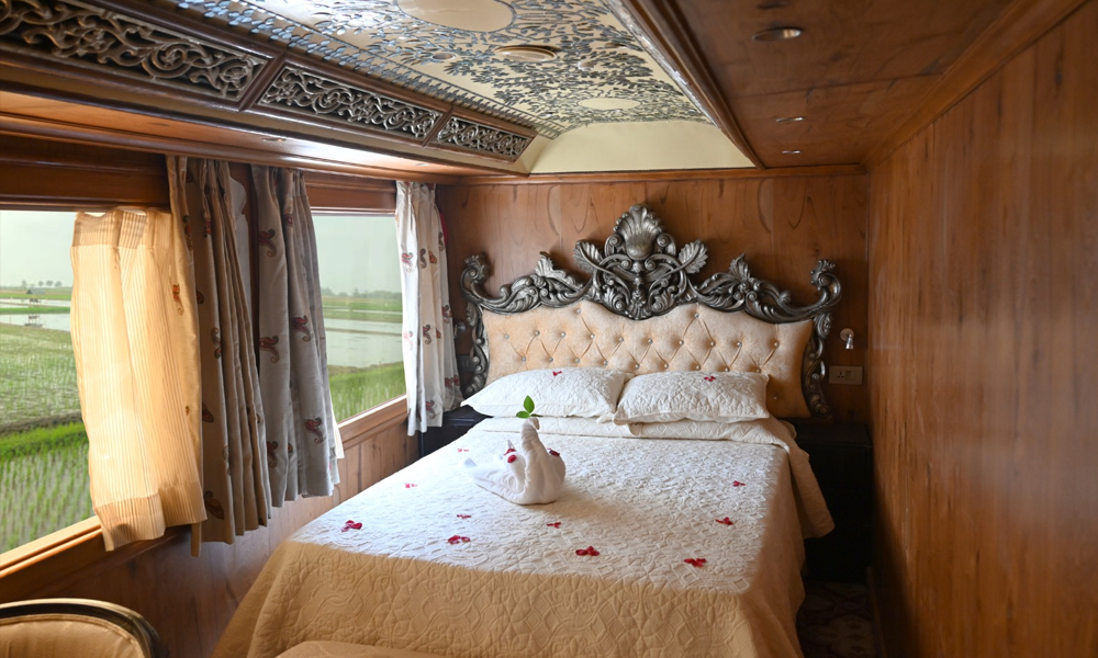 Palace on Wheels Super Deluxe Cabin | Ultimate Luxury and Elegance